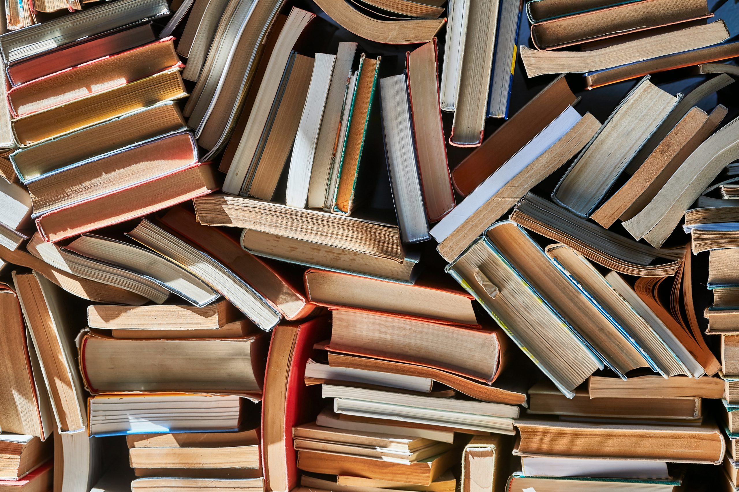 How to Cleanse Your Bookshelf - Taffeta